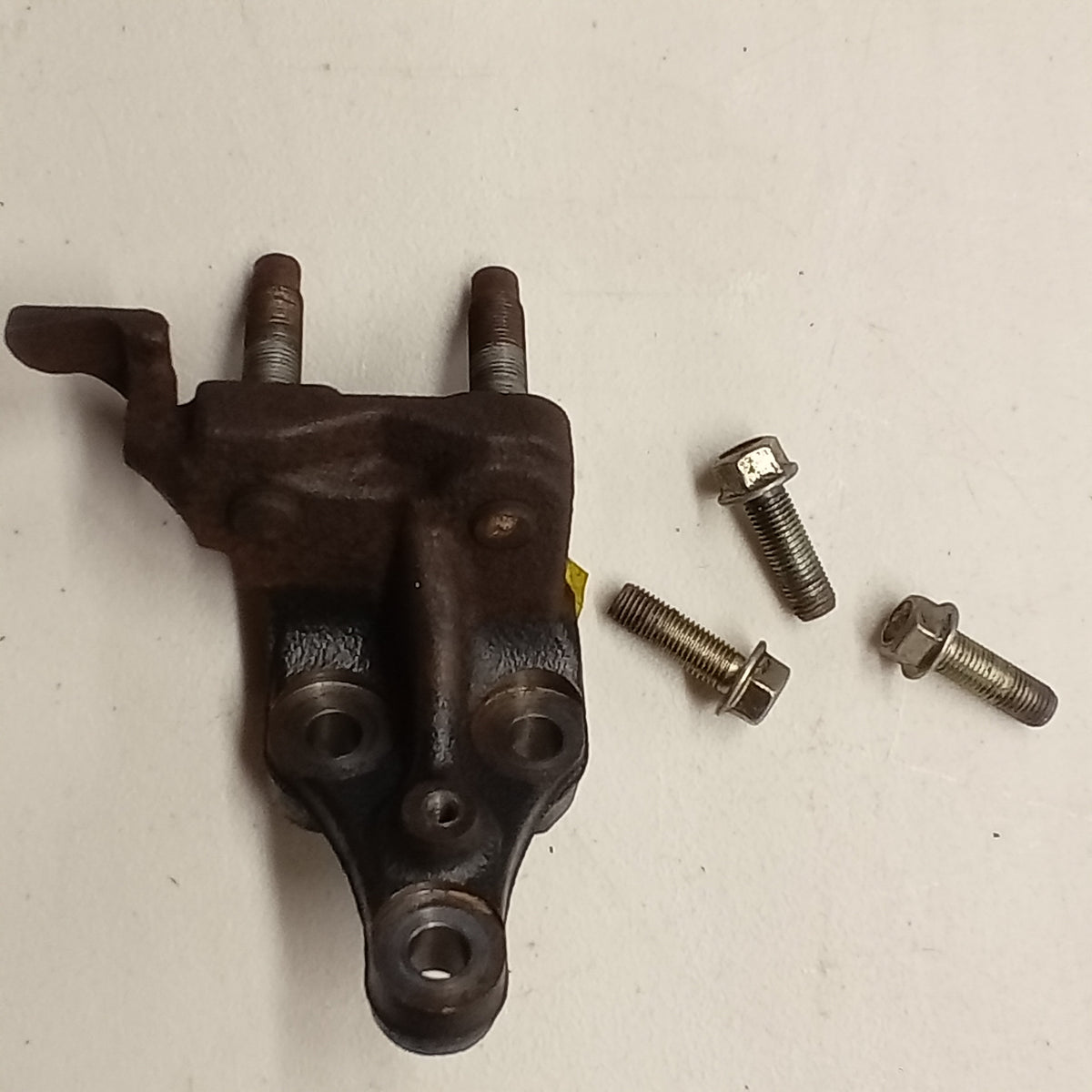 Used Engine Support Bracket for Mazda Protege - USOB-0040 – SpeedCircuit